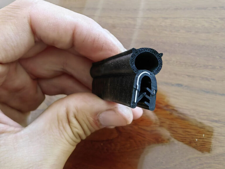 UL94 V-0 Fire Protection Sealing Profile Self-clamping Foam EPDM
