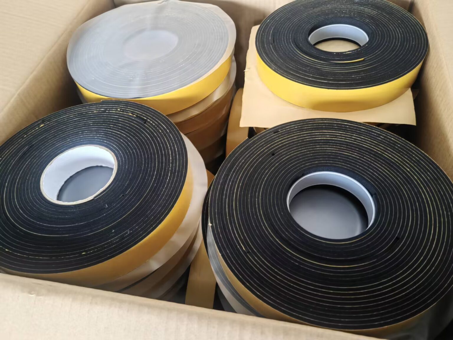 Self Adhesive EPDM Closed Cell Sponge Strips - Hebei Shida Seal Group ...