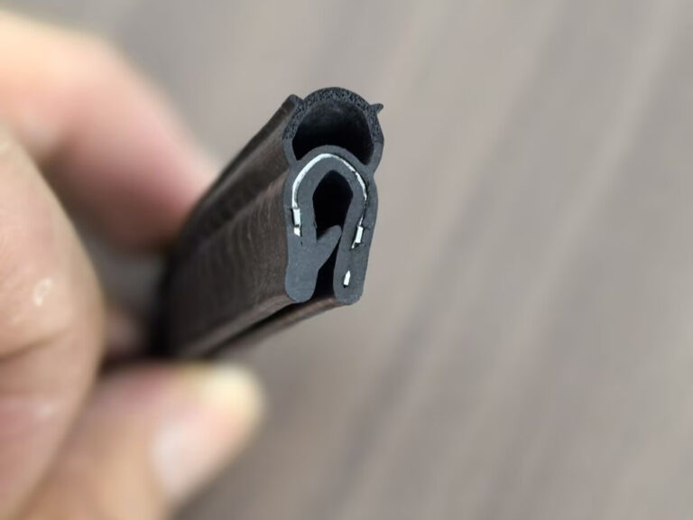 1011-10 Sponge Rubber EPDM Gasketing Edge Protection Profile